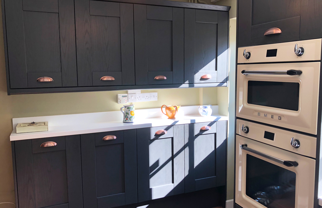 Pronto Wilton doors in Oakgrain Graphite