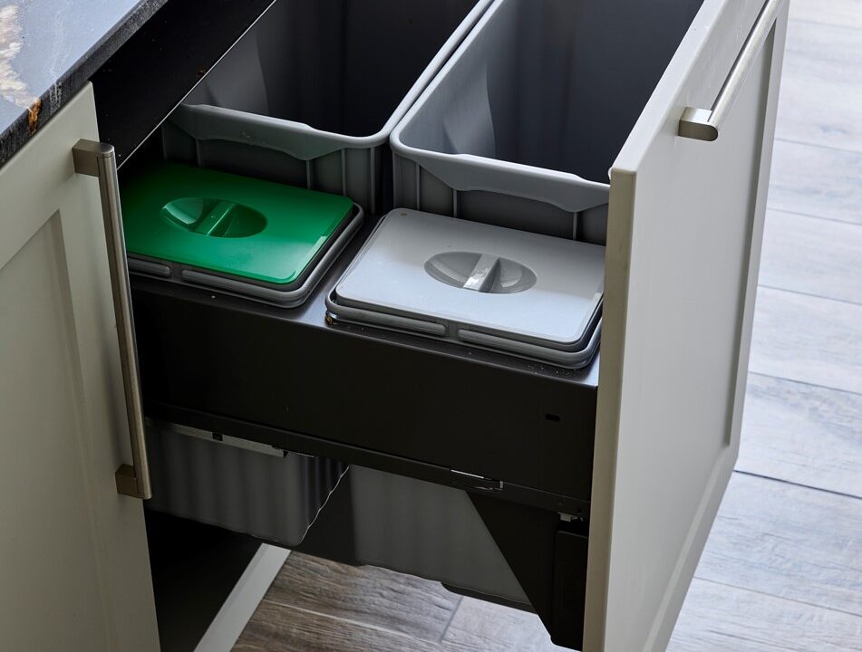 Bella Richmond in Matt Mussel & Matt Pebble